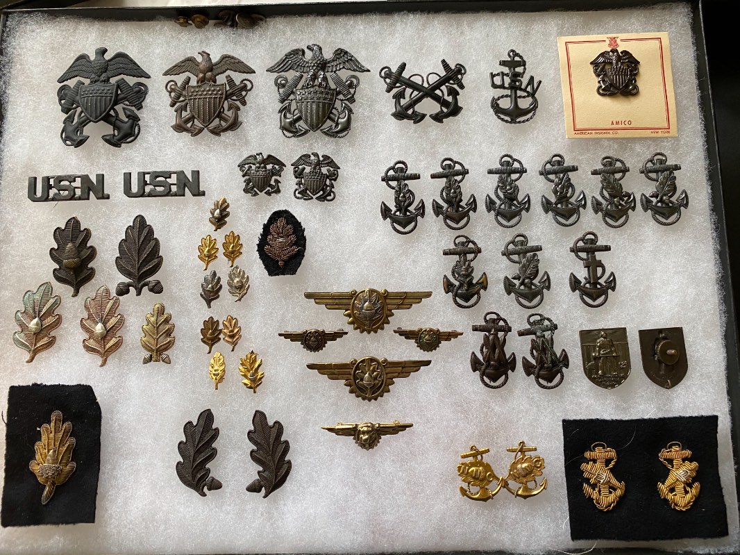 USN insignia worn on USMC uniforms - BADGES, AWARDS, DUI, AND COLLAR ...
