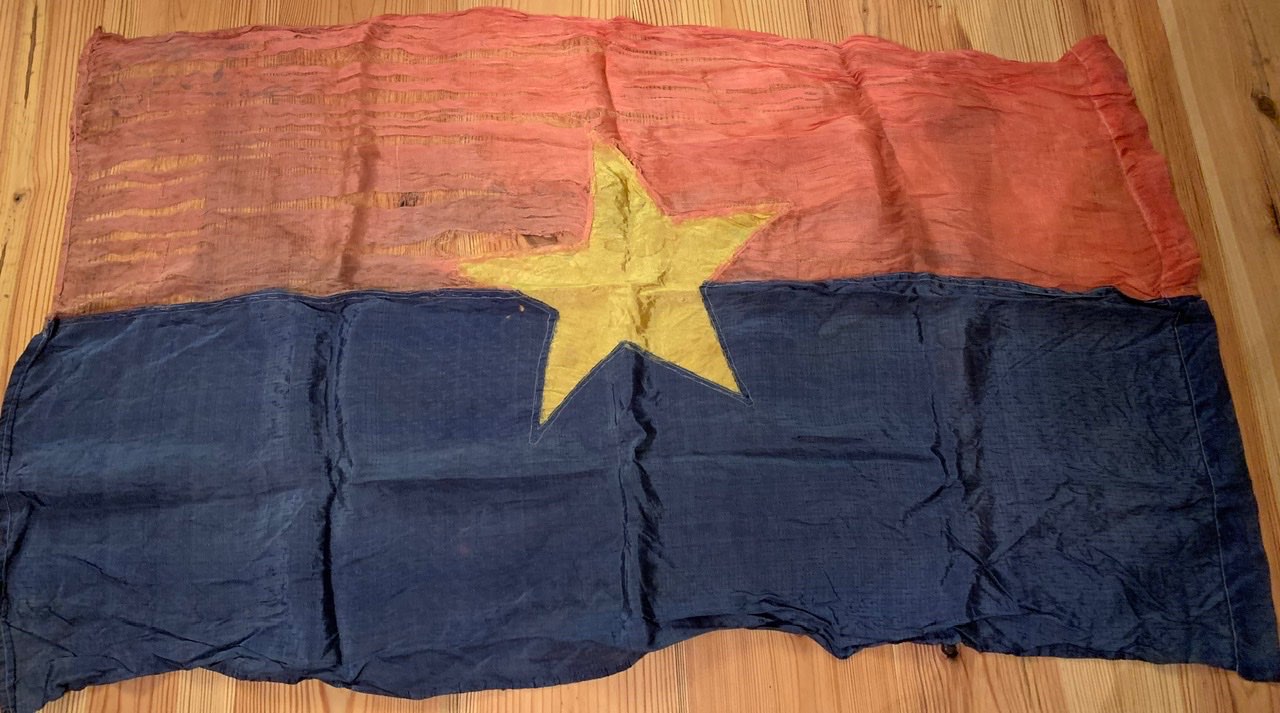Coast Guard Captured Vietnam VC Flag - SPOILS OF WAR - U.S. Militaria Forum