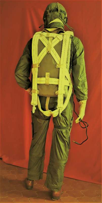 USN Qas Parachute rig - Page 2 - SURVIVAL GEAR - U.S. Militaria Forum