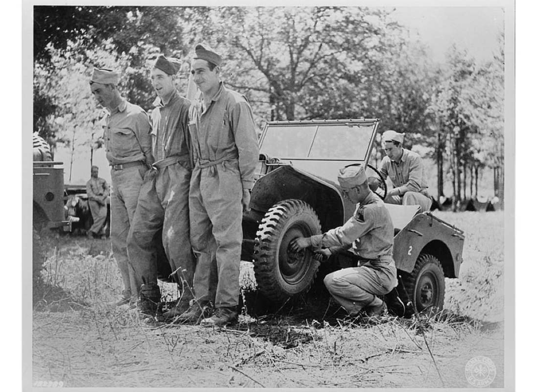 Cool WWII Jeep Photo. - MILITARY VEHICLES - U.S. Militaria Forum