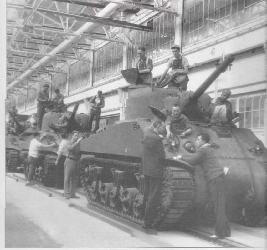 Sherman Tank in Action Photos - Page 3 - MILITARY VEHICLES - U.S ...