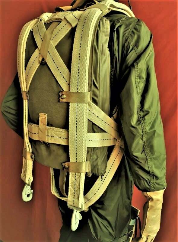 USN Qas Parachute rig - Page 2 - SURVIVAL GEAR - U.S. Militaria Forum