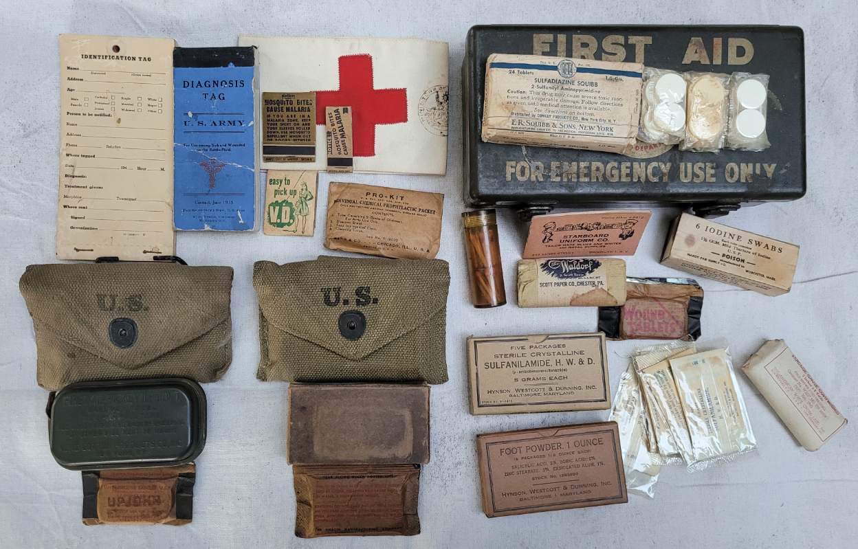 First-Aid Packet Carlisle Model “Carlisle bandage” a different angle ...