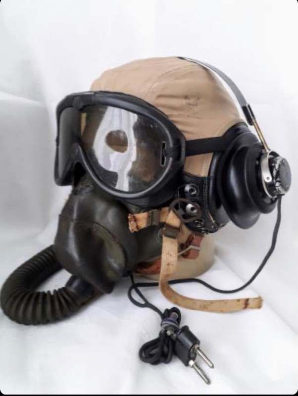 Original WWII US Flight Helmet, Oxygen Mask and Goggles? - FLYING ...
