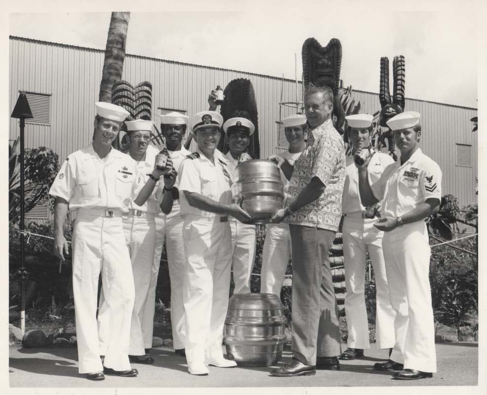(HCU-1) HARBOR CLEARANCE UNIT ONE Vietnam & Hawaii Salvors - NAVY ...