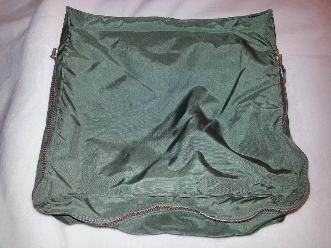 Army Aviators Hot Weather Survival Seat Kit. - SURVIVAL GEAR - U.S ...