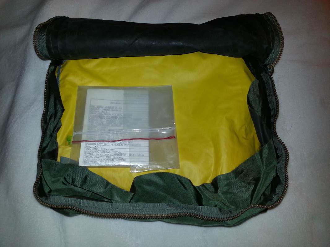 Army Aviators Hot Weather Survival Seat Kit. - SURVIVAL GEAR - U.S ...