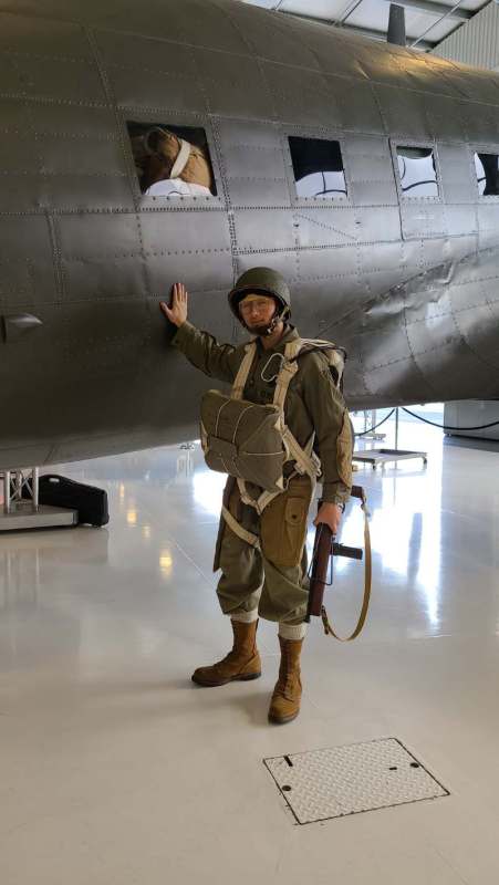 What would paramarines wear? - UNIFORMS - U.S. Militaria Forum