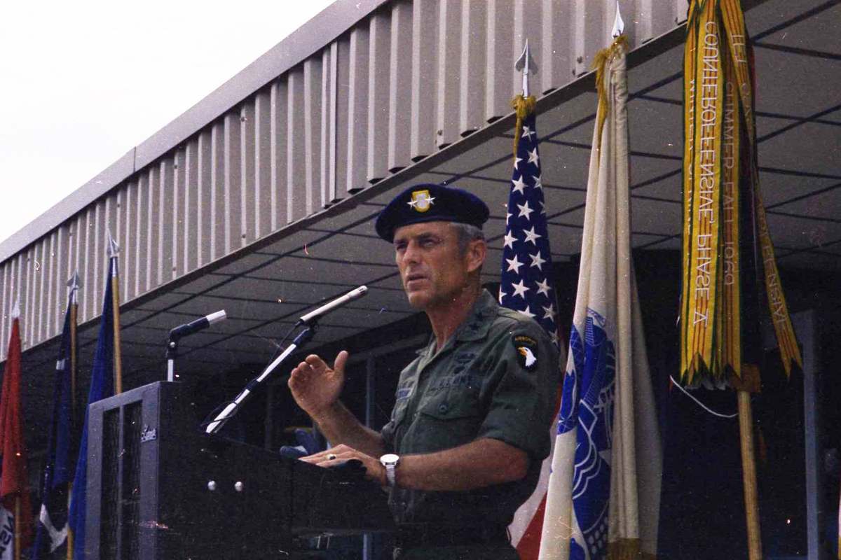 US Army berets - blue, black, green, maroon, tan... - Page 29 ...