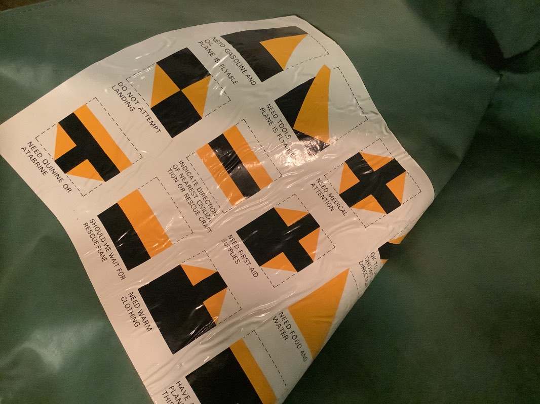 Army Aviators Hot Weather Survival Seat Kit. - SURVIVAL GEAR - U.S ...