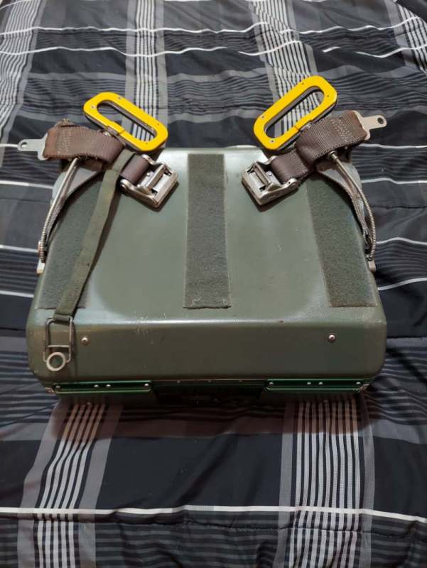 Army Aviators Hot Weather Survival Seat Kit. - SURVIVAL GEAR - U.S ...