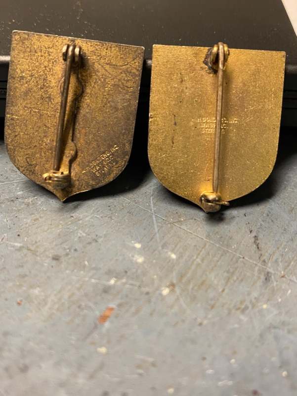 DI Identification… - DISTINCTIVE UNIT INSIGNIA / UNIT CRESTS - U.S ...