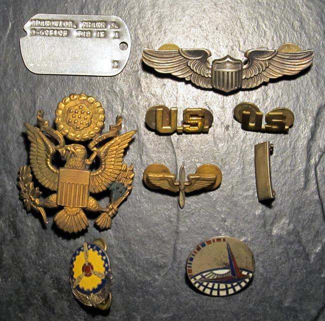 Question on unit of US WW2 pilot with US and British wings ...