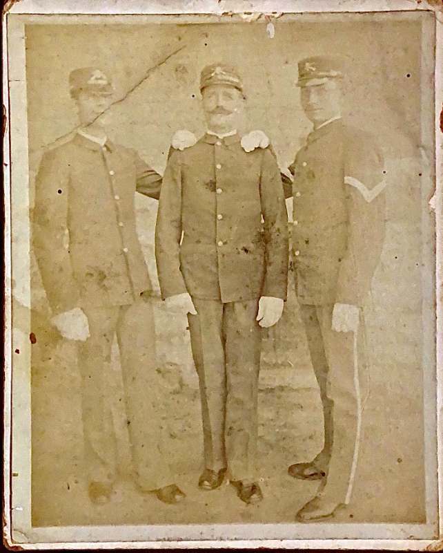 Early 1900s uniforms? Army? - UNIFORMS - U.S. Militaria Forum