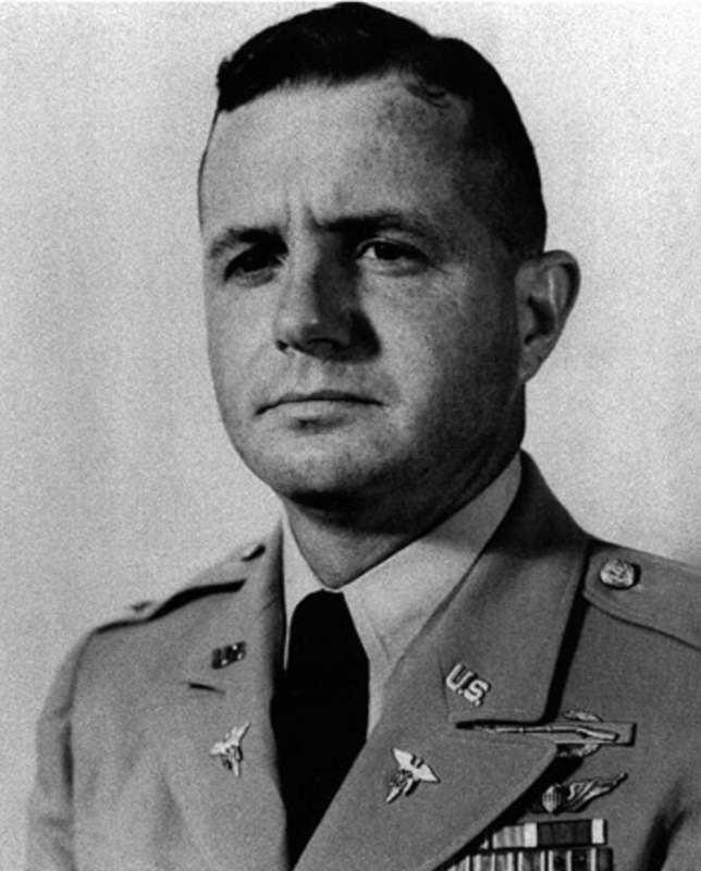 Combat Infantryman Badge in Action; Photos of CIBs being worn - Page 12 ...