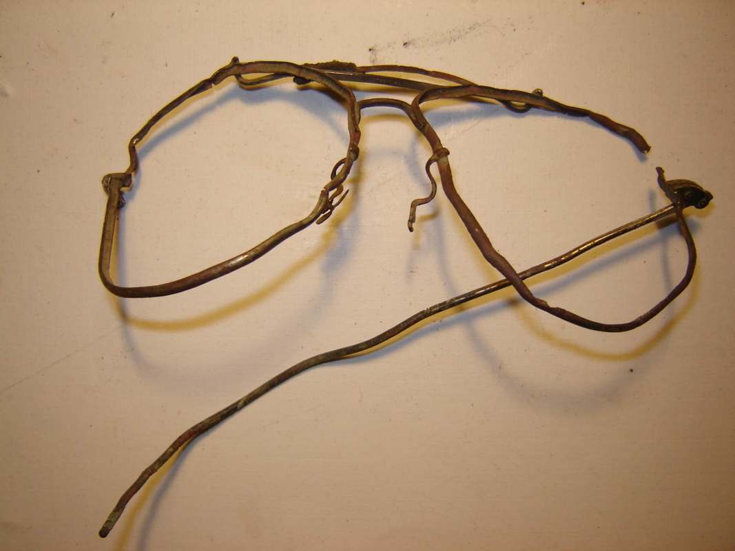 1940s aviator sunglasses: authentic? - FLIGHT CLOTHING - U.S. Militaria ...