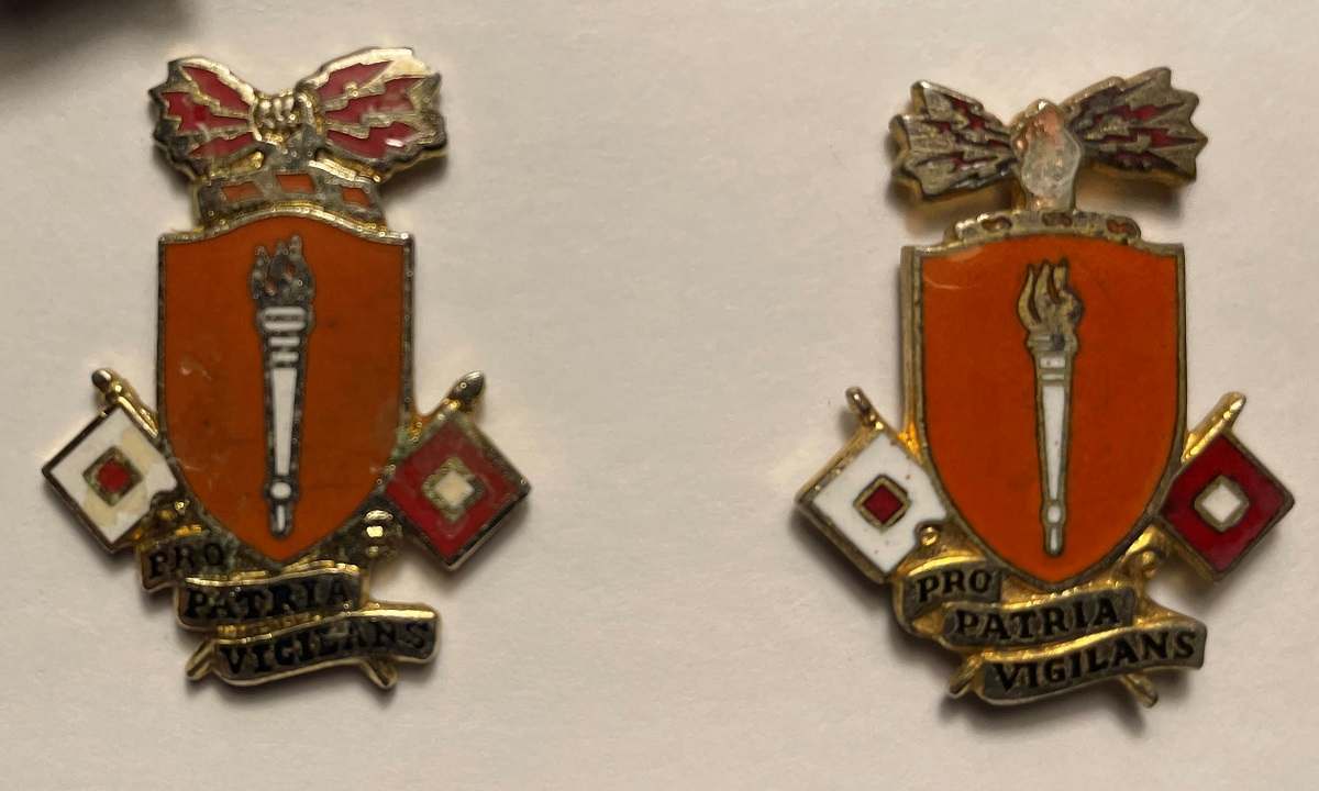 US ARMY SIGNAL SCHOOL DISTINCTIVE UNIT INSIGNIA / UNIT CRESTS ...