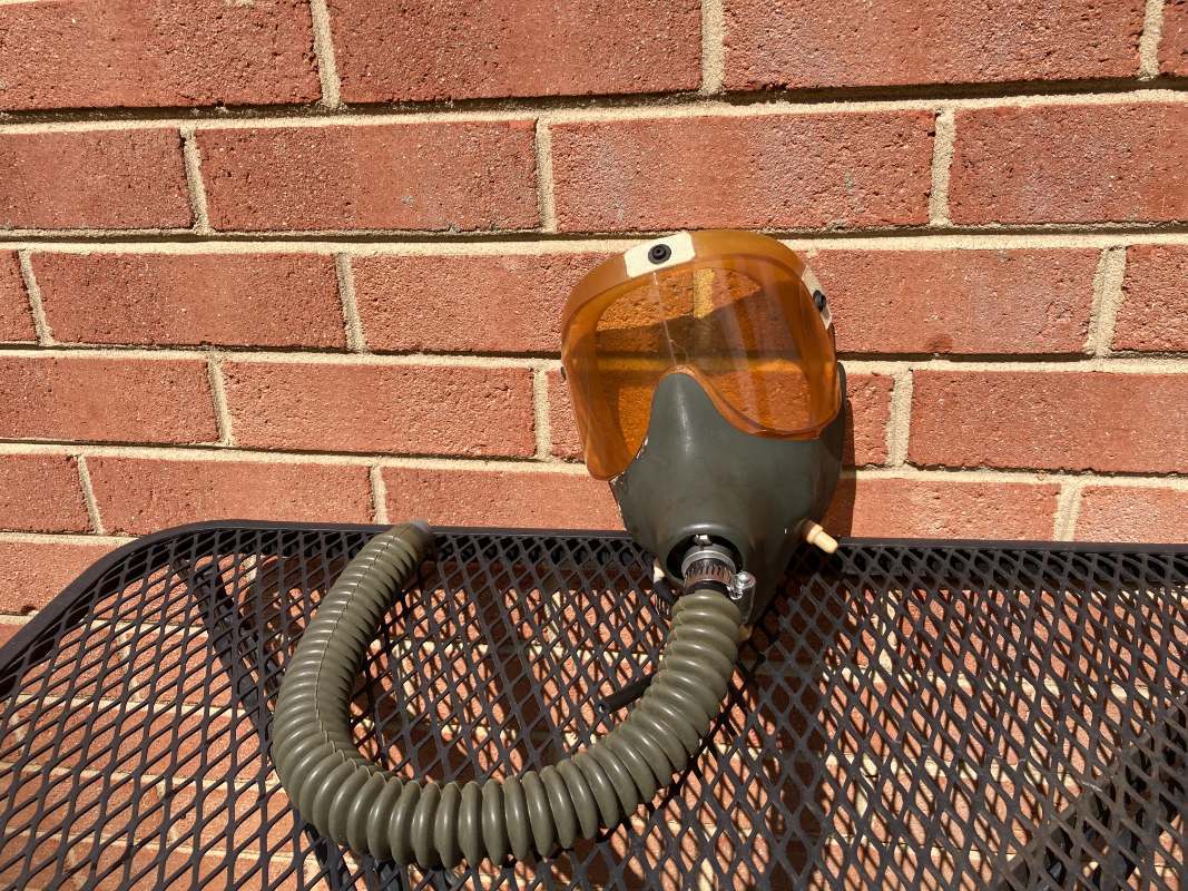 Pre-TAERs type aircrew mask - FLYING HELMETS AND ACCESSORIES - U.S ...