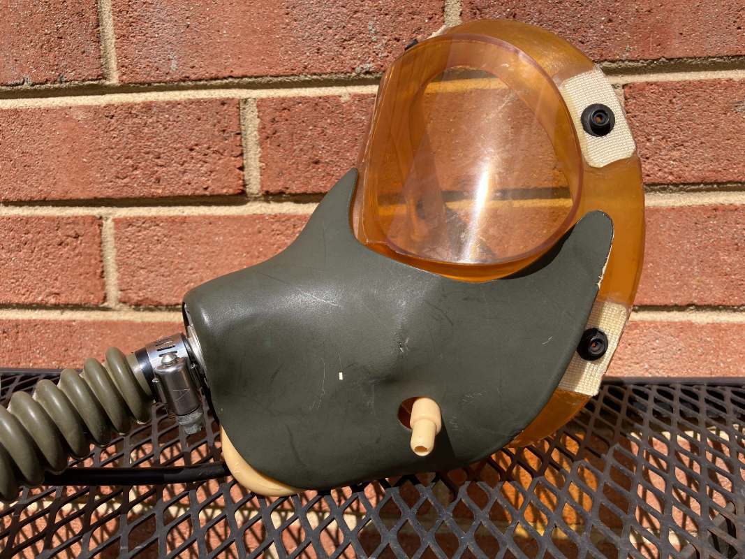Pre-TAERs type aircrew mask - FLYING HELMETS AND ACCESSORIES - U.S ...