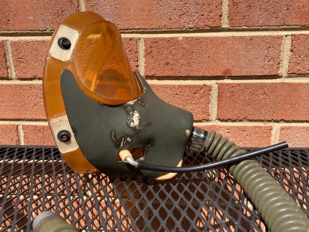 Pre-TAERs type aircrew mask - FLYING HELMETS AND ACCESSORIES - U.S ...