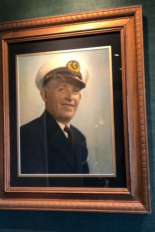 Maritime Portrait? Cap Badge ID? - NAVAL & SEA SERVICE UNIFORMS - U.S ...