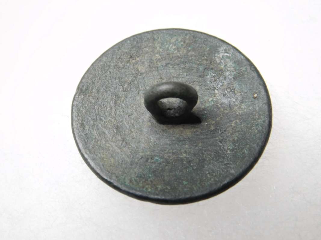 unknown buttons...any help please? - (1776-1860) AMERICAN REVOLUTION ...