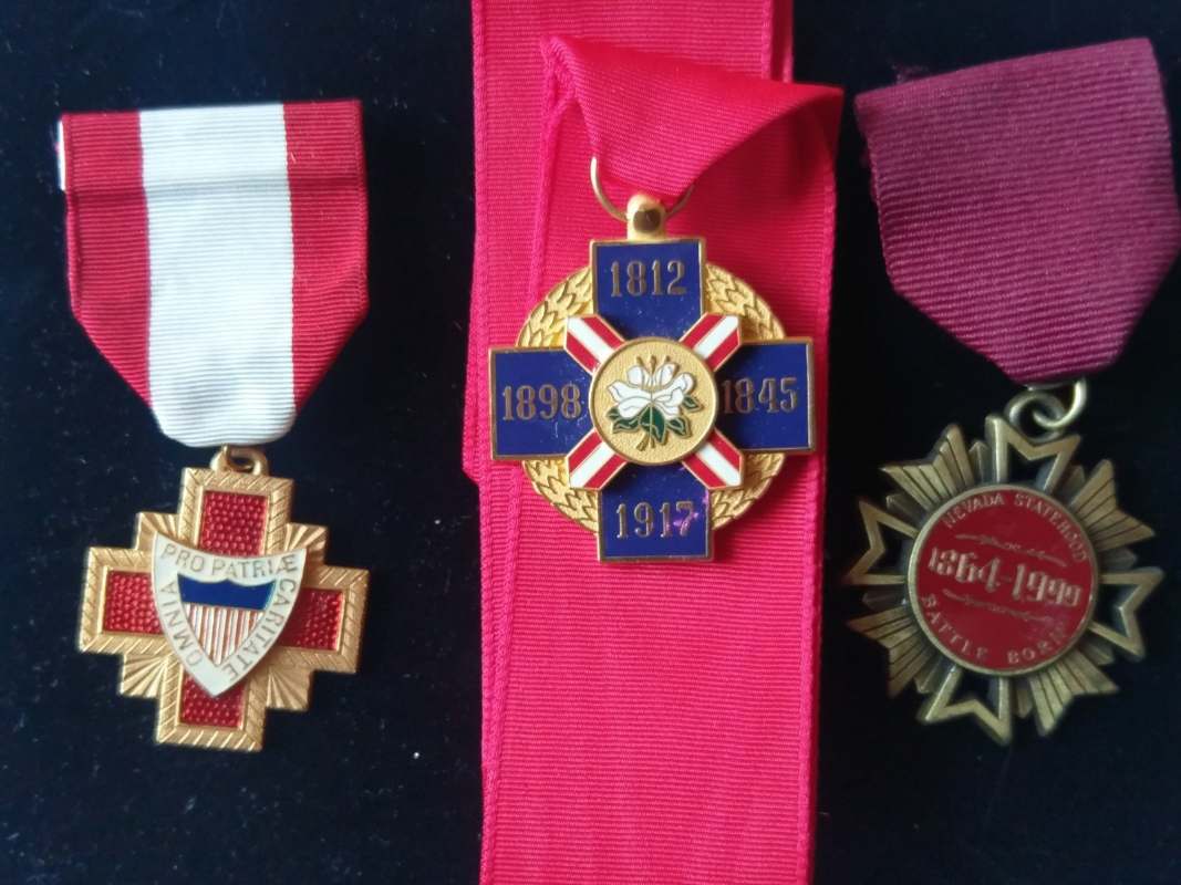 Medal identification needed - MEDALS & DECORATIONS - U.S. Militaria Forum