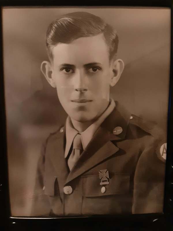 Unmodified and Modified version of WW2 soldier portrait - INDIVIDUAL ...