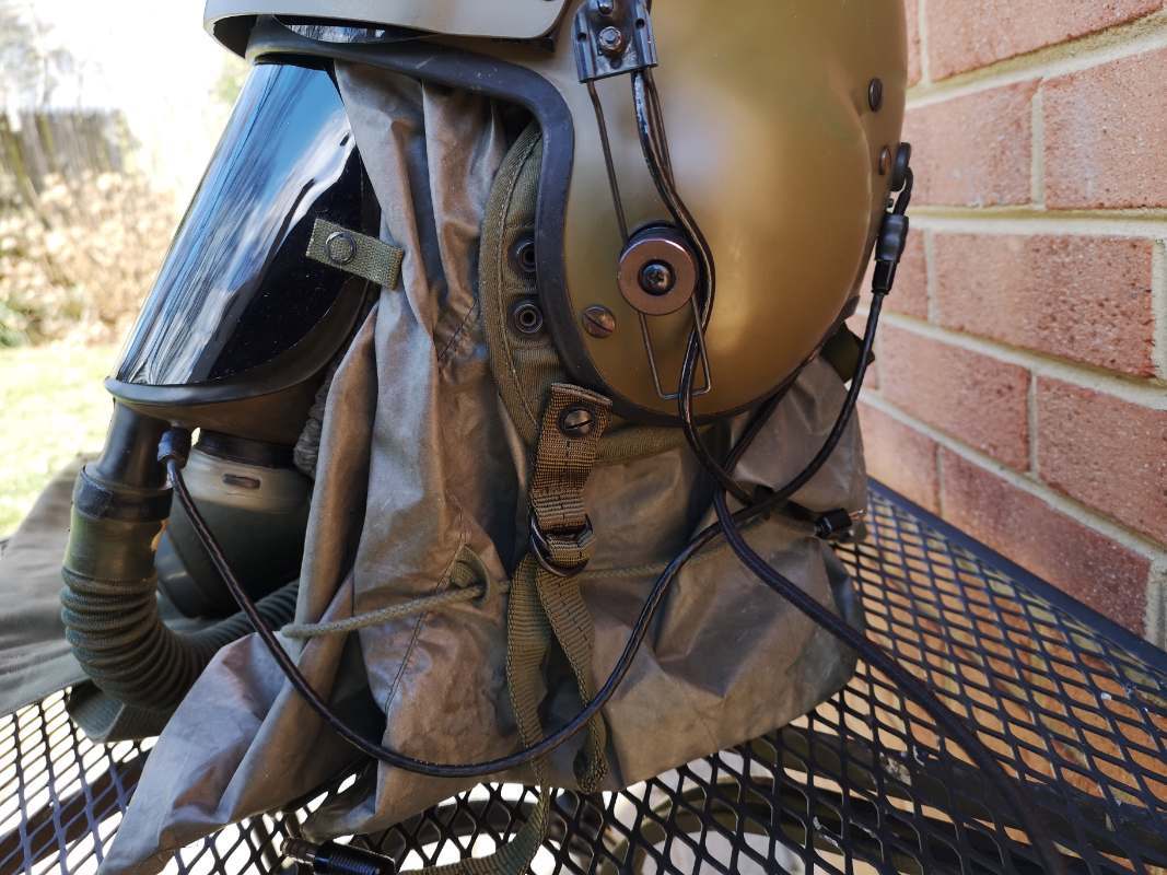 US M24 Chemical Biological Aircraft Mask - MISC MILITARIA - U.S ...