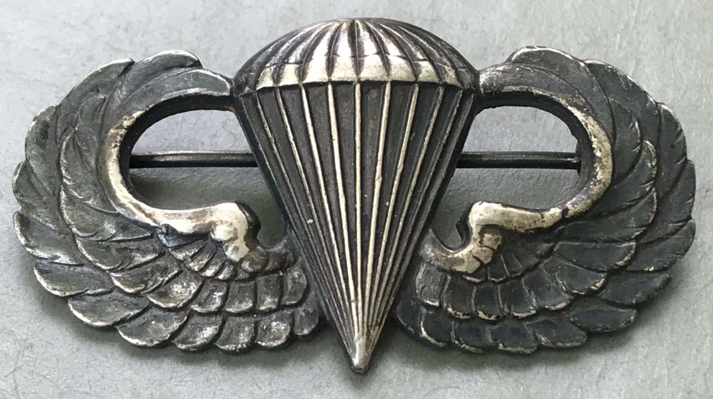 Question about these Airborne qualification wings - AIRBORNE, GLIDER ...