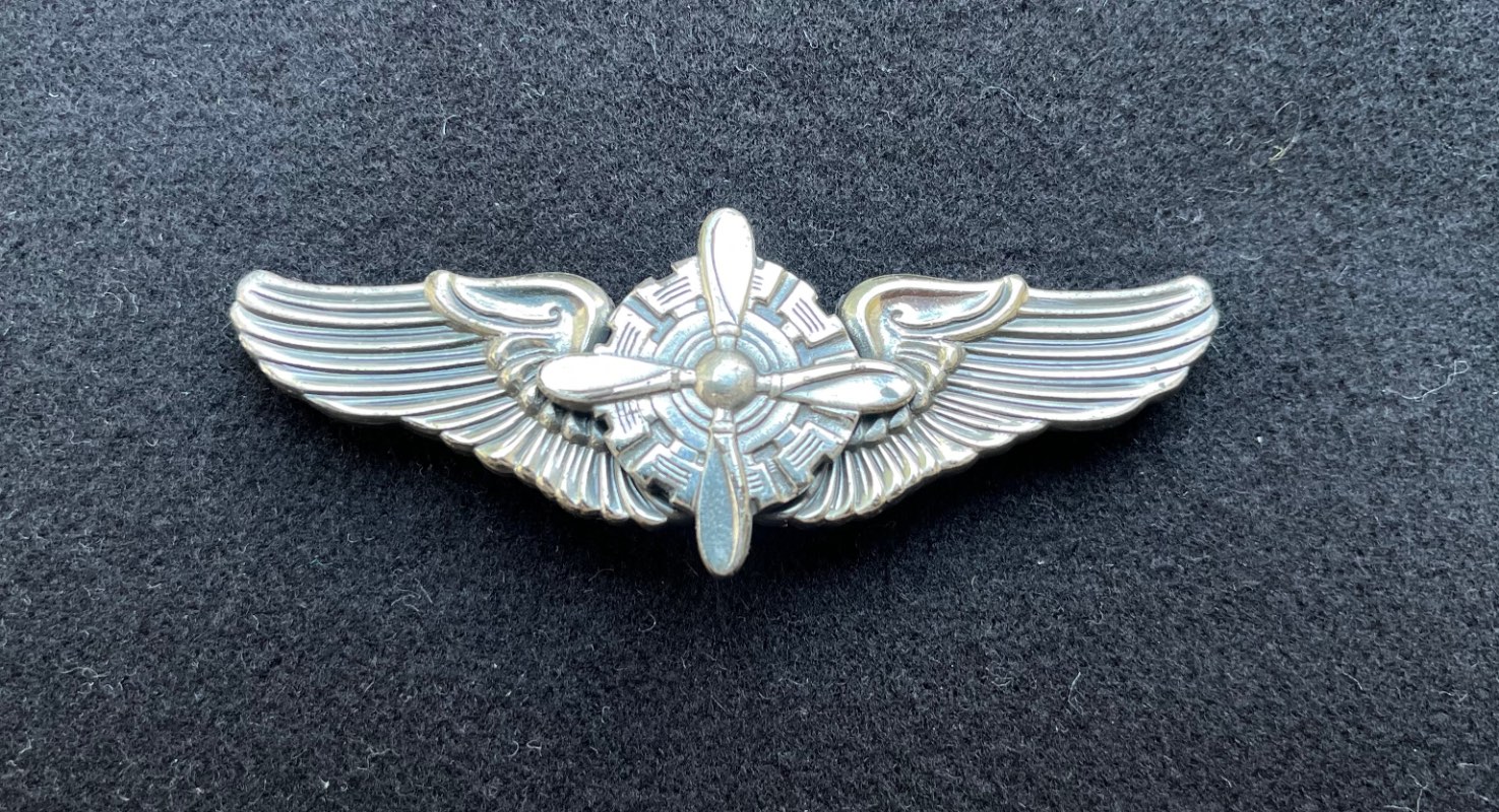 Question about flight engineer wing - WING BADGES - U.S. Militaria Forum