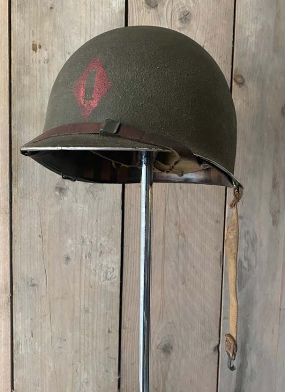 5th Infantry Division helmet, Lieutenant with follow me strip - M-1; M ...
