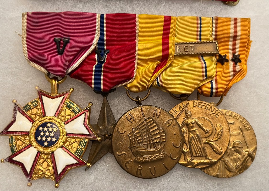 Period, theater made, ring suspension USMC China Service Medal on the ...