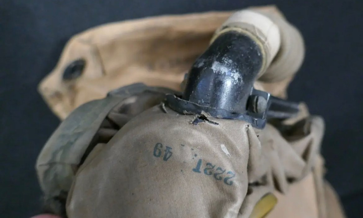 Is this gas mask a WWI gas mask? - (1917-1919) WORLD WAR ONE, RUSSIAN ...