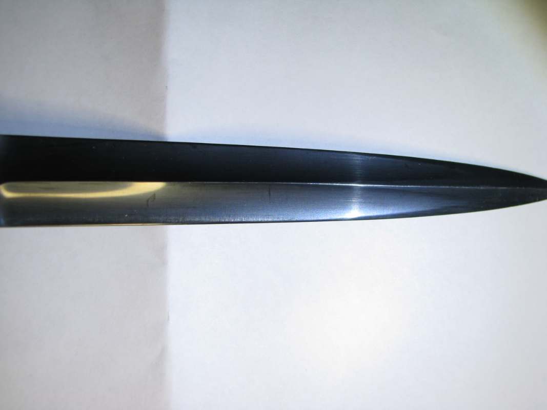 Another V42... Experts on these knives please chime in with your ...
