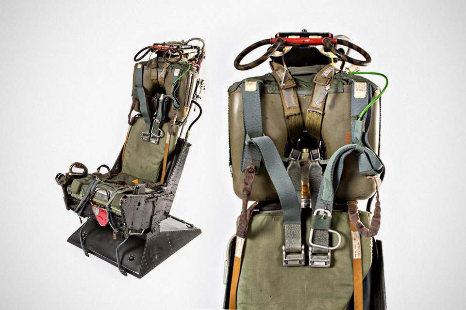 Displaying risers, etc, from an MB H7 ejection seat - AIRCRAFT INSTRUMENTS & EJECTION SEATS - U ...
