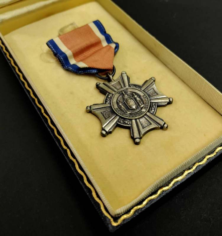 D-Day vet's Conspicuous Service Cross - MEDALS & DECORATIONS - U.S ...