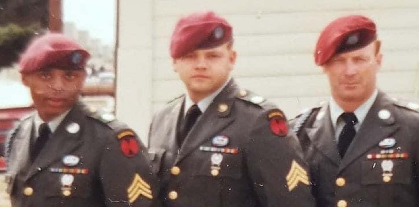 7th Infantry Division with Airborne tab - ARMY AND USAAF - U.S ...