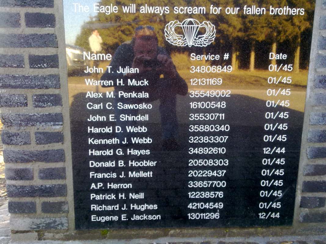 101st Airborne Division in The Bois Jacques - MODELING - U.S. Militaria ...