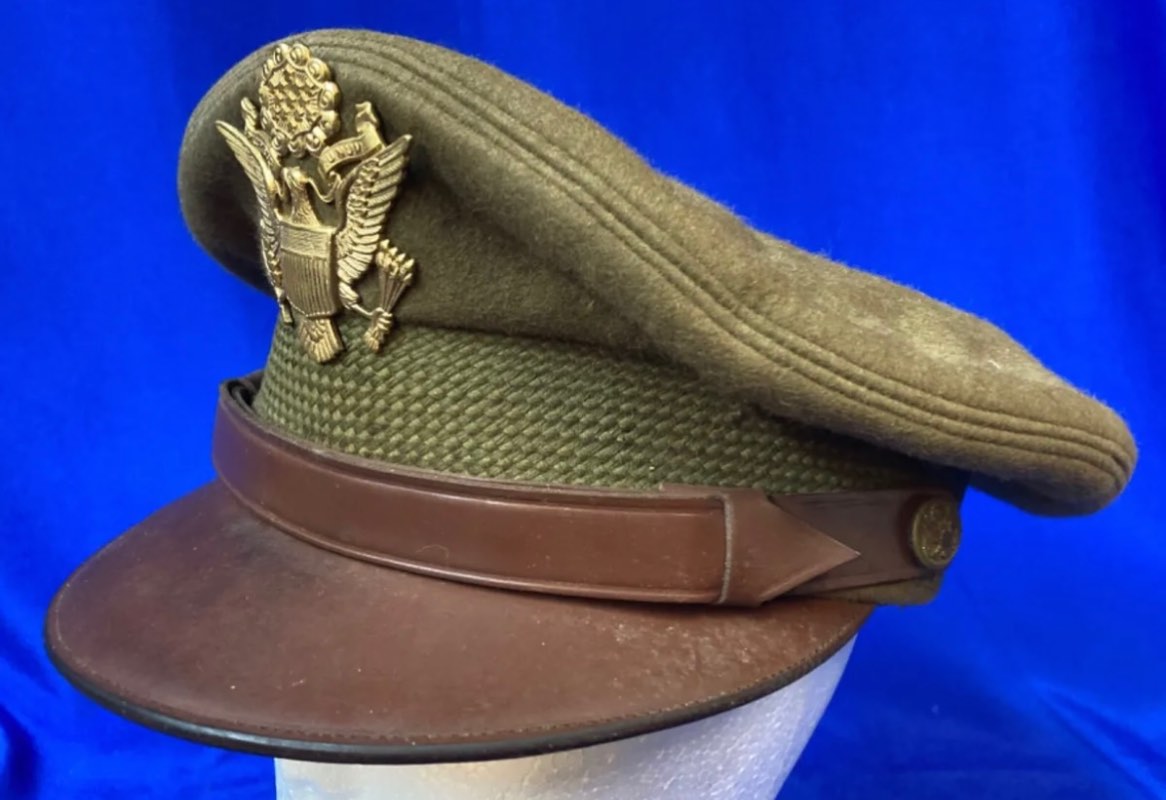 Is this officers visor cap a WWII visor or a post war visor ...