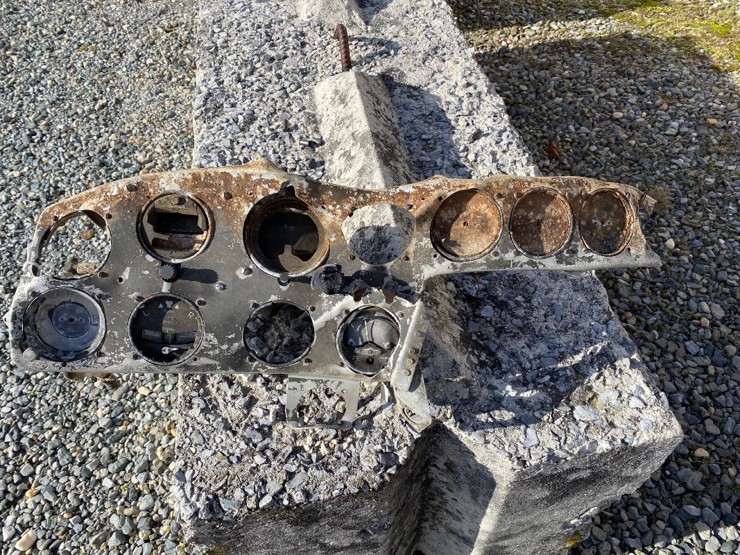 Instrument panel ID WWII crash - MILITARY AIRCRAFT & AVIATION - U.S ...