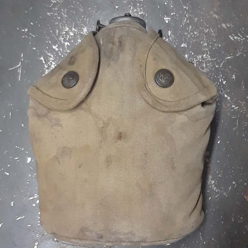 Dating early (pre-LTD) USMC canteen covers - FIELD & PERSONAL GEAR ...