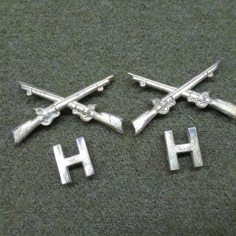 Sew-on brass crossed rifles and H - BRANCH OF SERVICE COLLAR BRASS - U ...