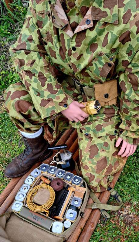 WW2 Paramarine Demo man - CAMOUFLAGE UNIFORMS - U.S. Militaria Forum