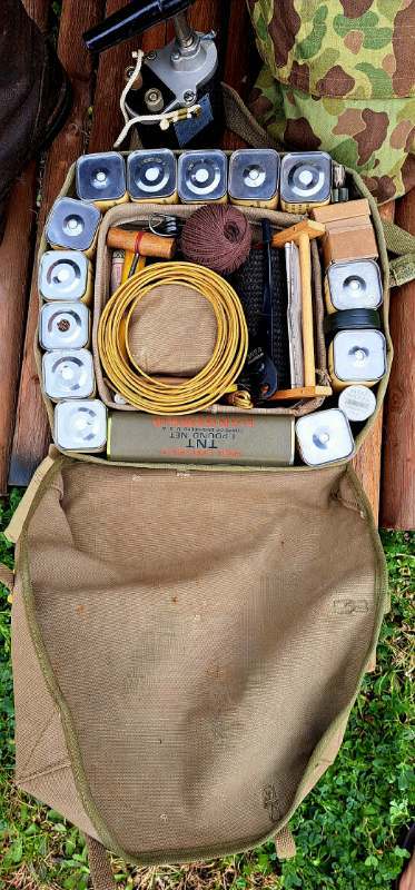 WW2 Paramarine Demo man - CAMOUFLAGE UNIFORMS - U.S. Militaria Forum