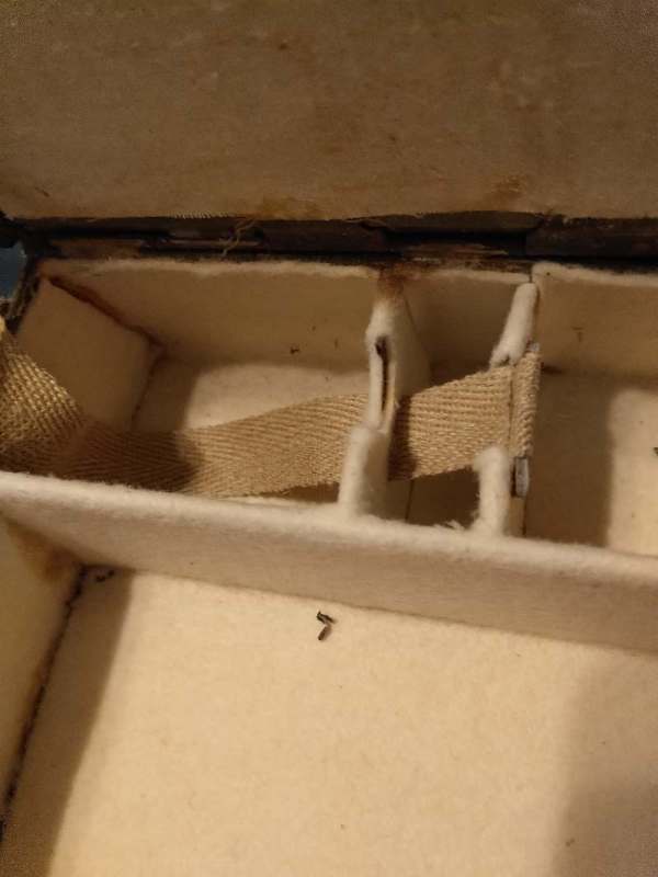 Need help with explosives satchel - FIREARMS - U.S. Militaria Forum