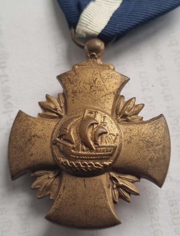 US Navy Cross - any idea of age? - DECORATIONS/VALOR AWARDS - U.S ...