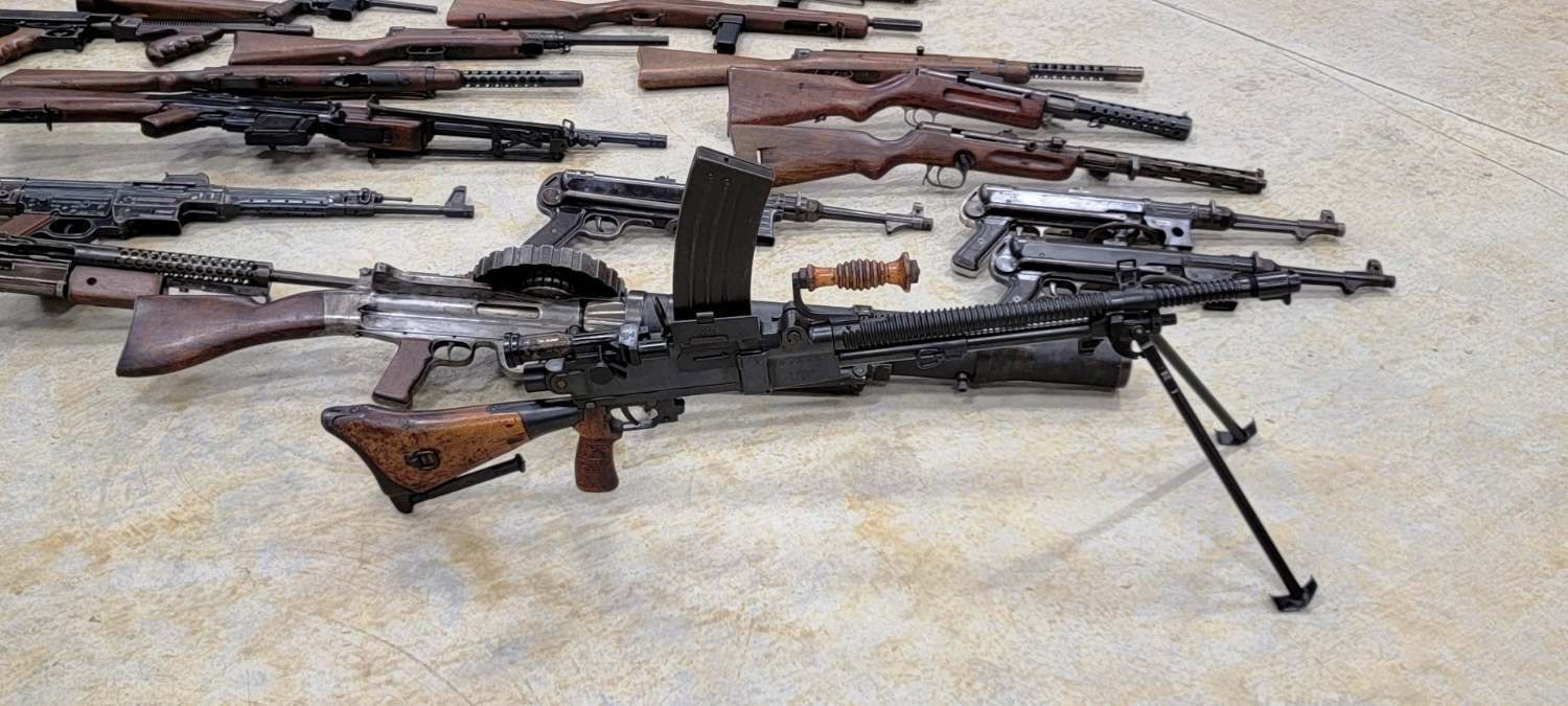 1968 Amnesty Registered NFA Submachinegun & Light Machinegun Collection ...