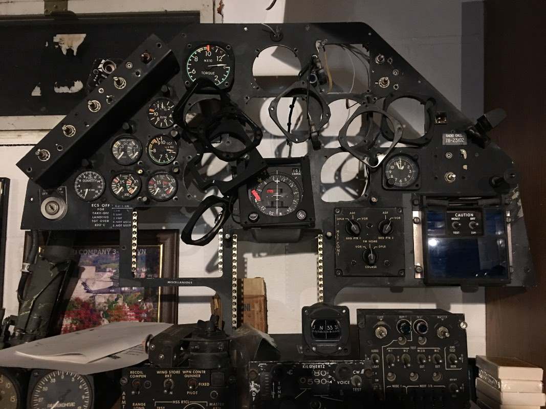 UH-1H instrument panel + "Jesus Nut" - MILITARY AIRCRAFT & AVIATION - U ...