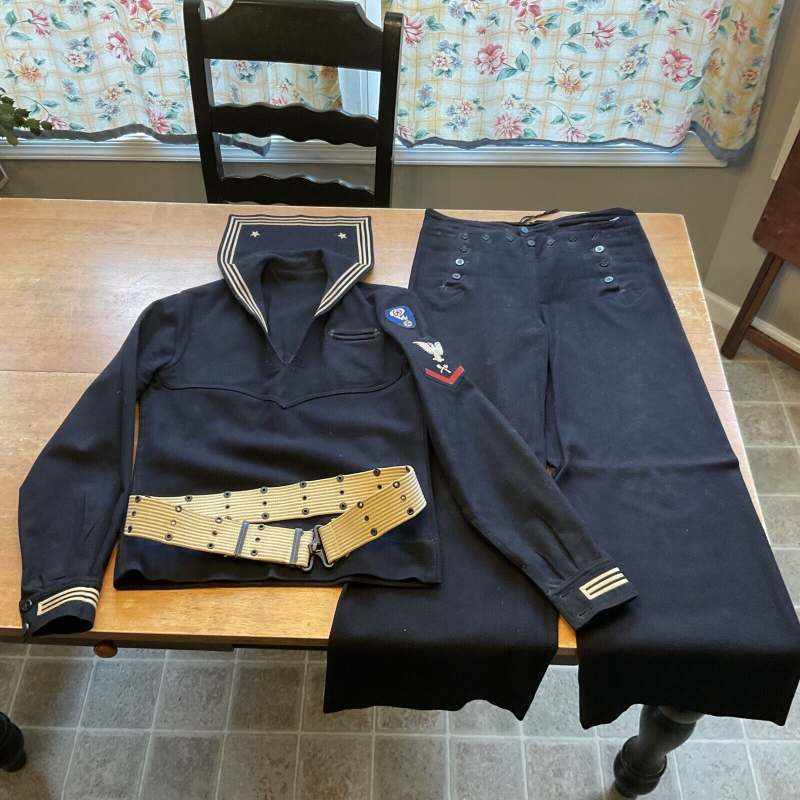 US Navy WW2 PO dress blue uniform with Manhattan Project patch, what do ...